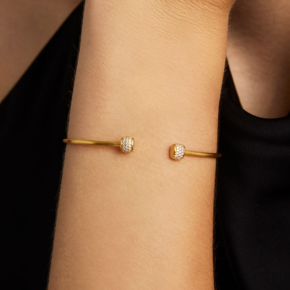 Juliette Pavé Twist Bangle – DeanDavidson.com